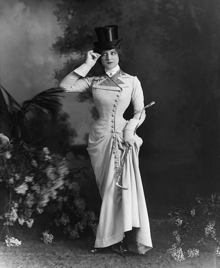 Colin Bisset's Iconic Designs — the top hat - ABC listen