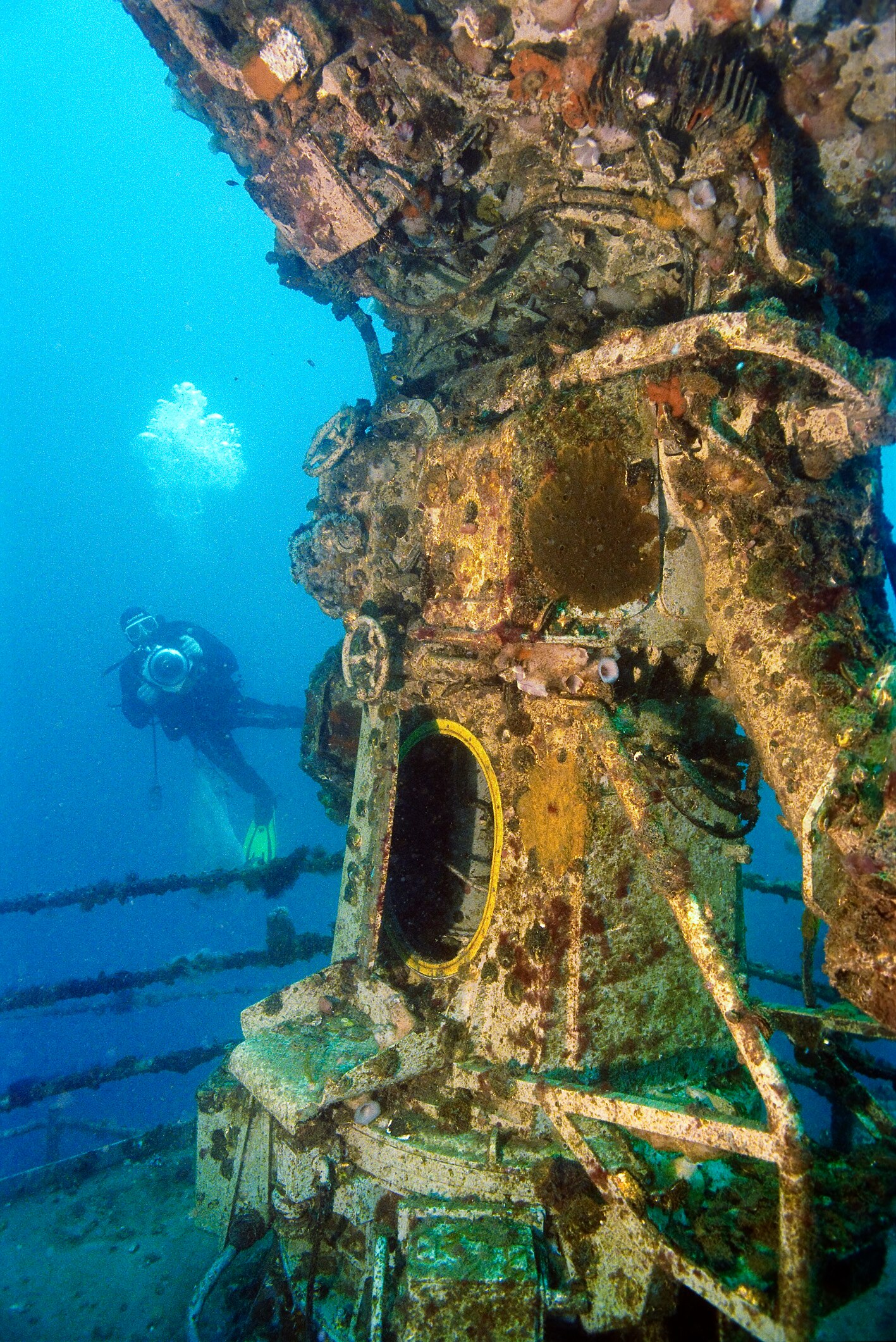 Renowned dive site HMAS Perth II marks 20 years since scuttling off ...