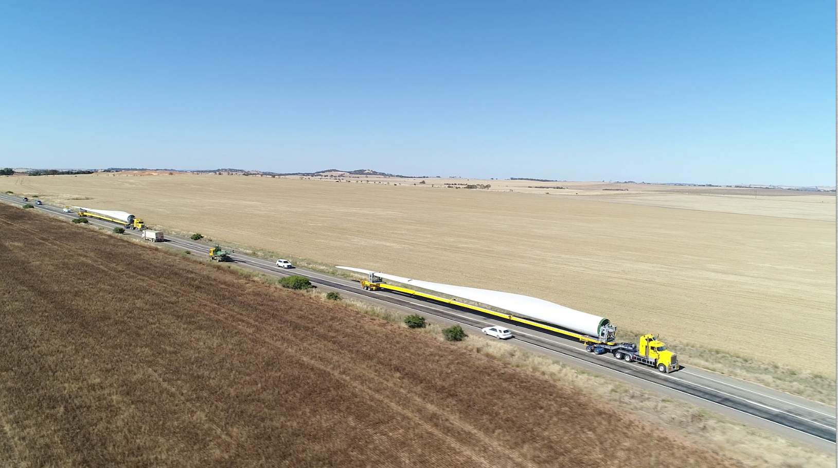 Australia's biggest wind turbine blades trucked 530km to far west NSW ...