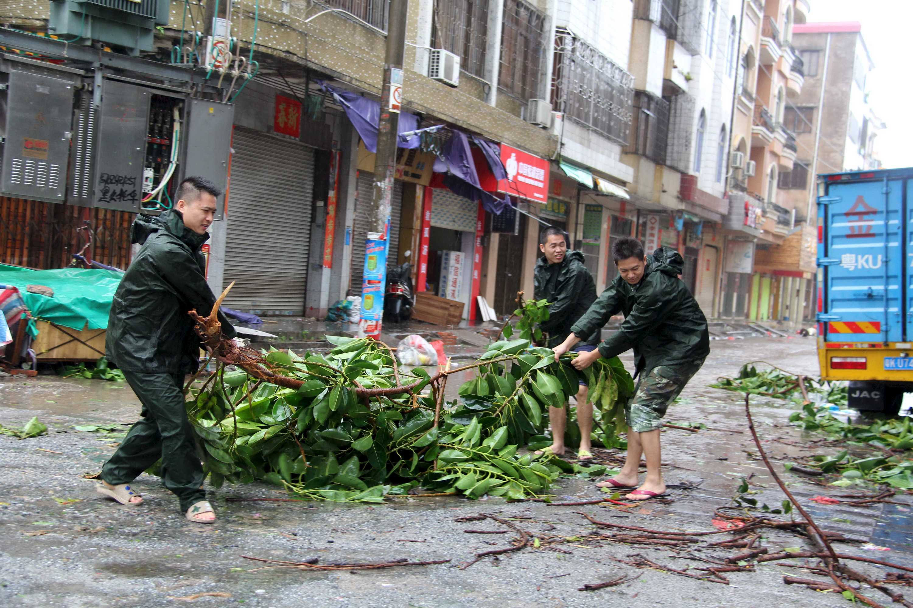 Typhoon Mujigae: Seven dead as southern China battered by storm, state ...