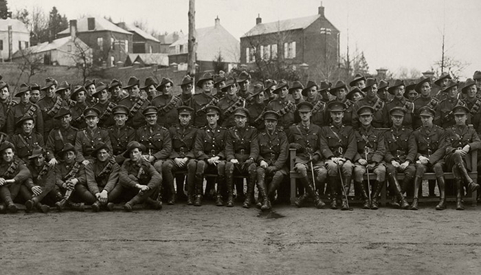 Plan hatched to identify 178 unknown soldiers in 'incredible' WWI photo ...