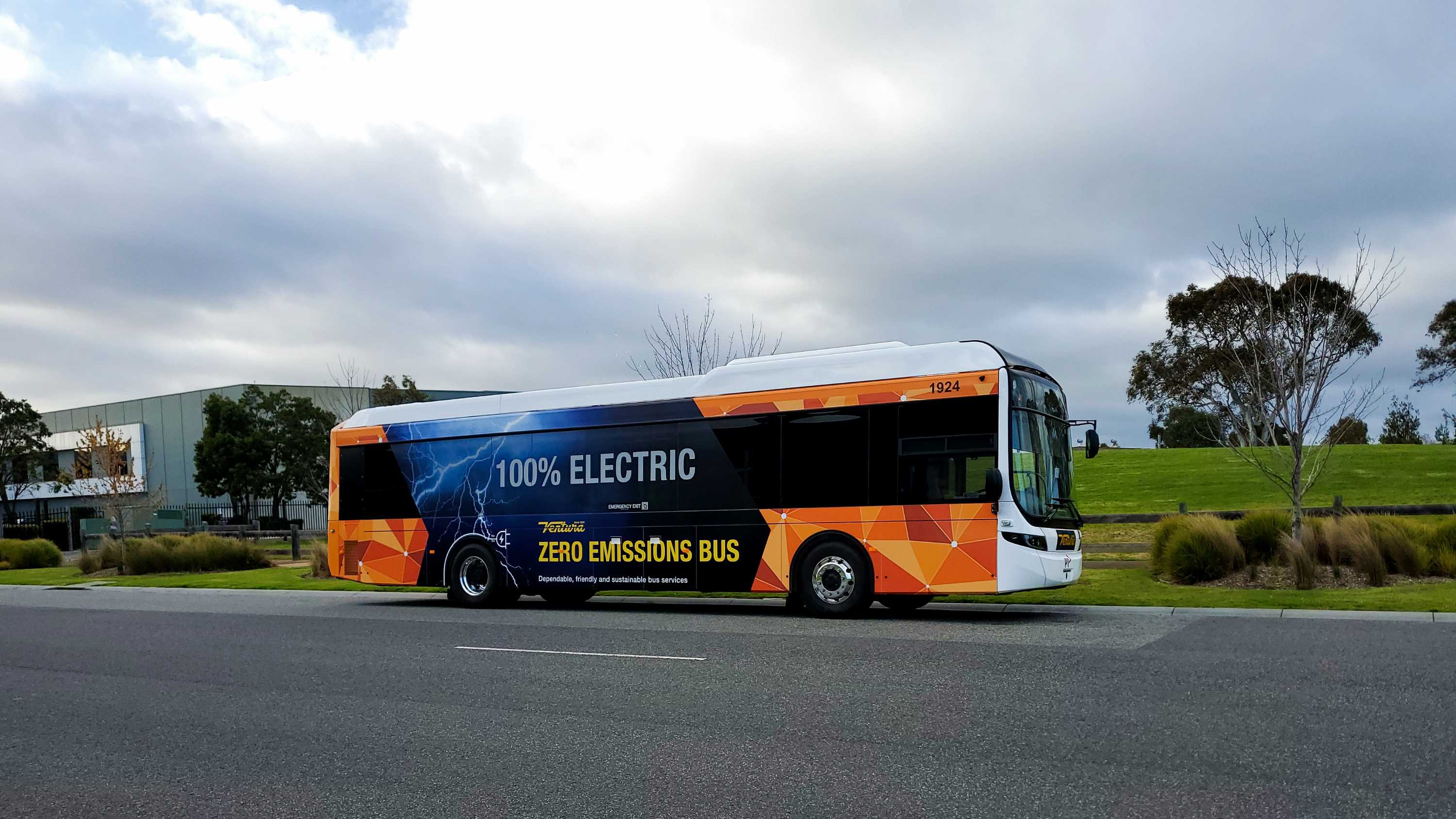 Local procurement drives Melbourne electric bus deal - ABC Radio National