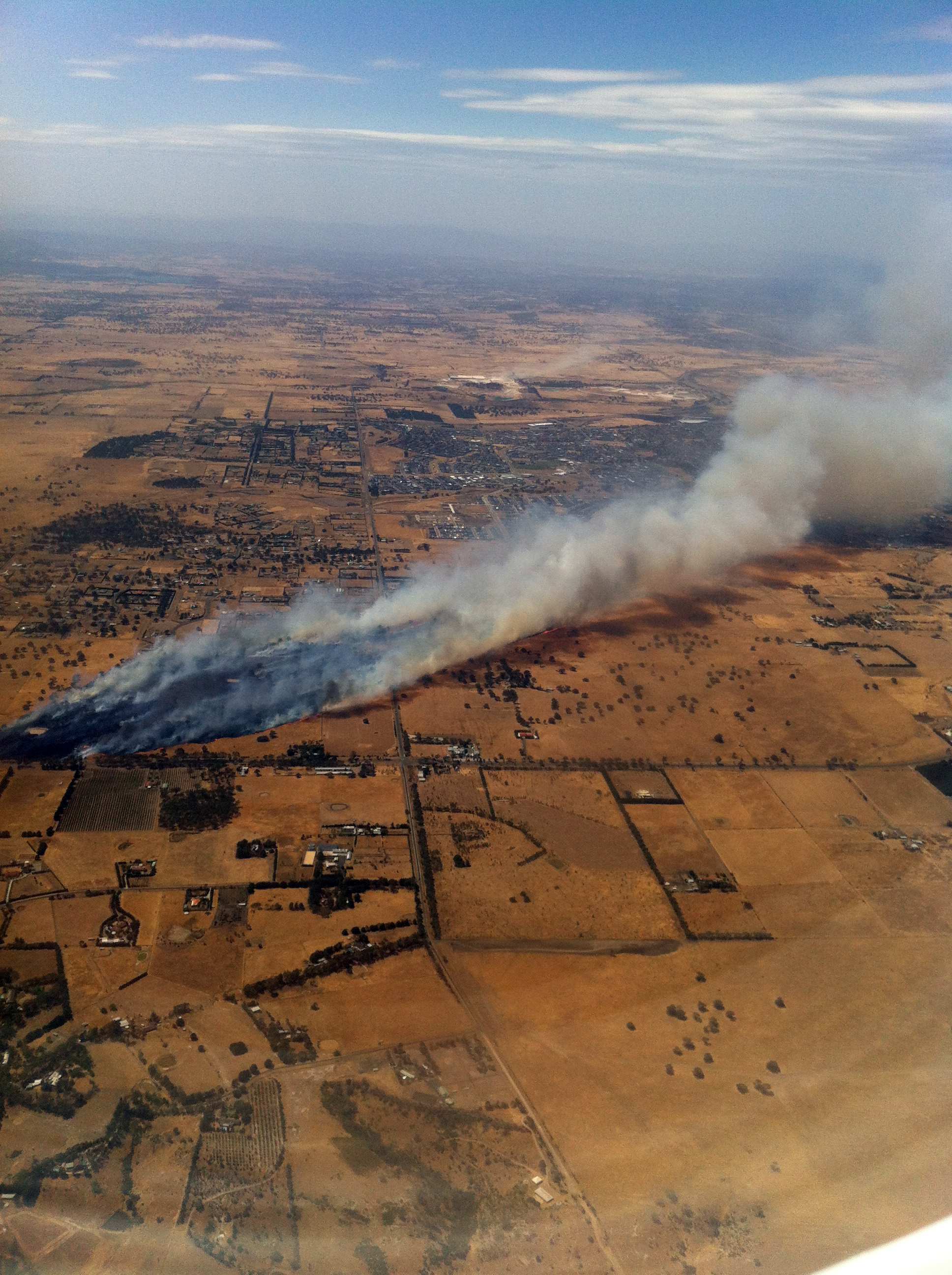 Victoria Police investigate 14 suspicious blazes linked to fire ...