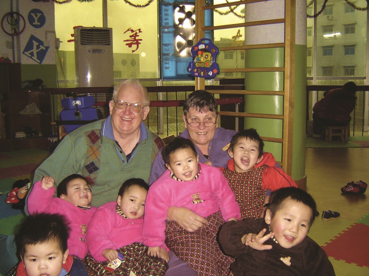 The Aussie, the abandoned boy, and China's one-child policy - ABC News