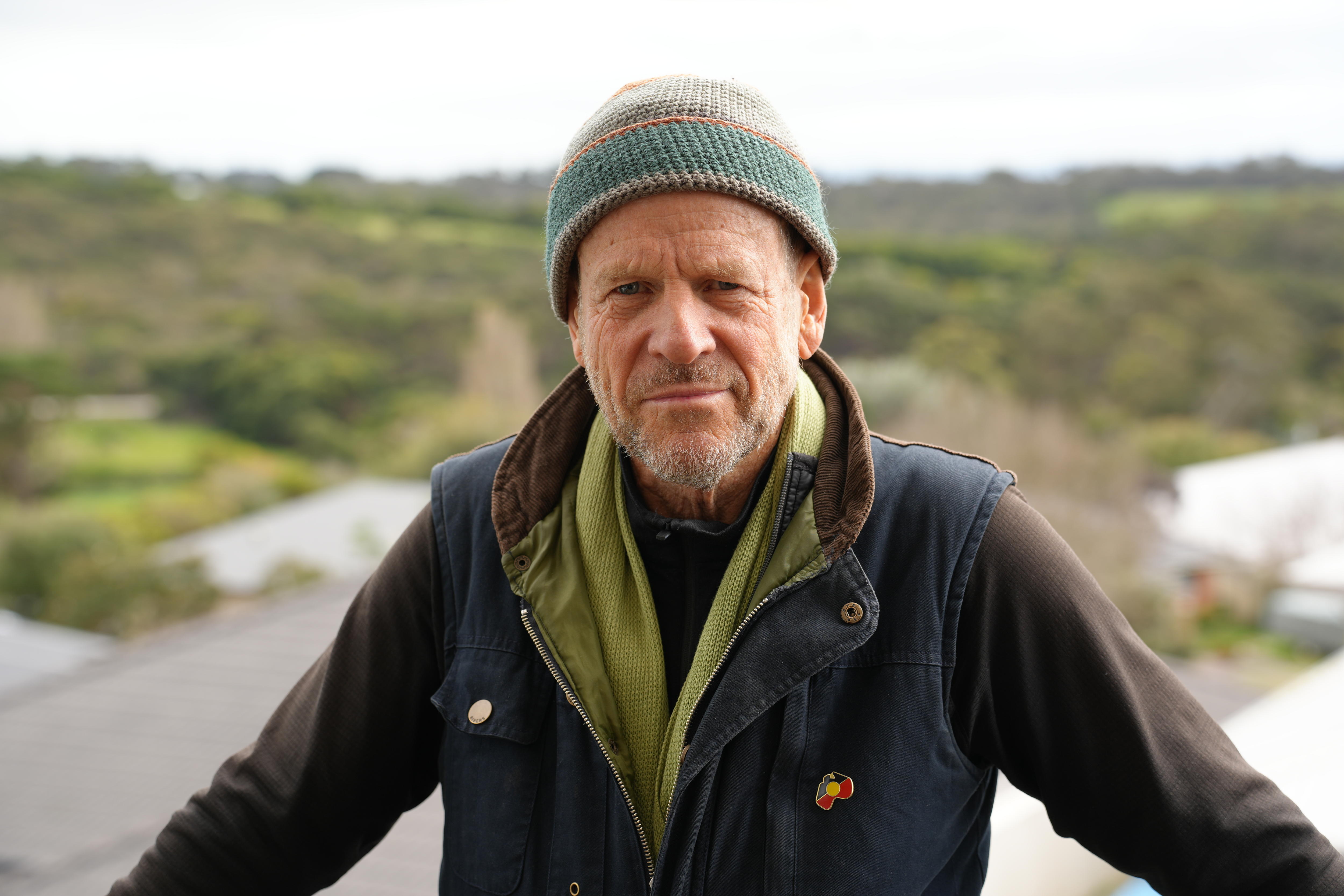 Men and older drivers most at risk of car crashes, insurer finds - ABC News