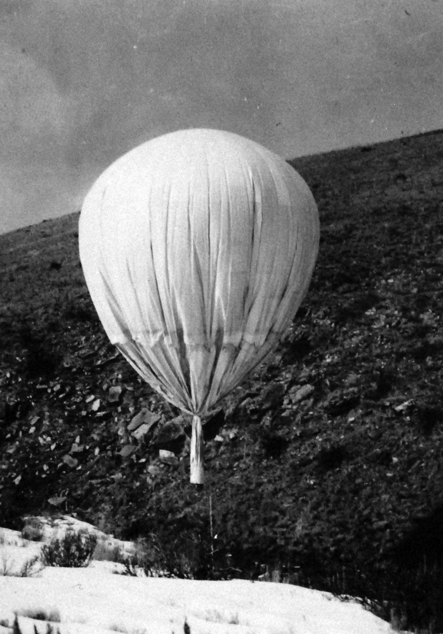 After an earlier era of flying 'sausages' and 'jellyfish', balloon ...
