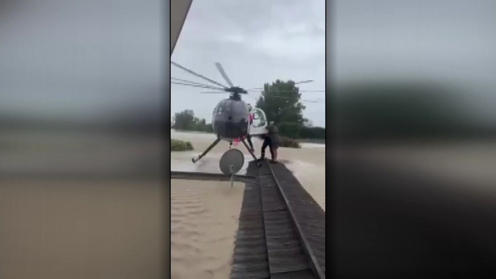 Military helicopters have brought hundreds of flood-stranded storm ...