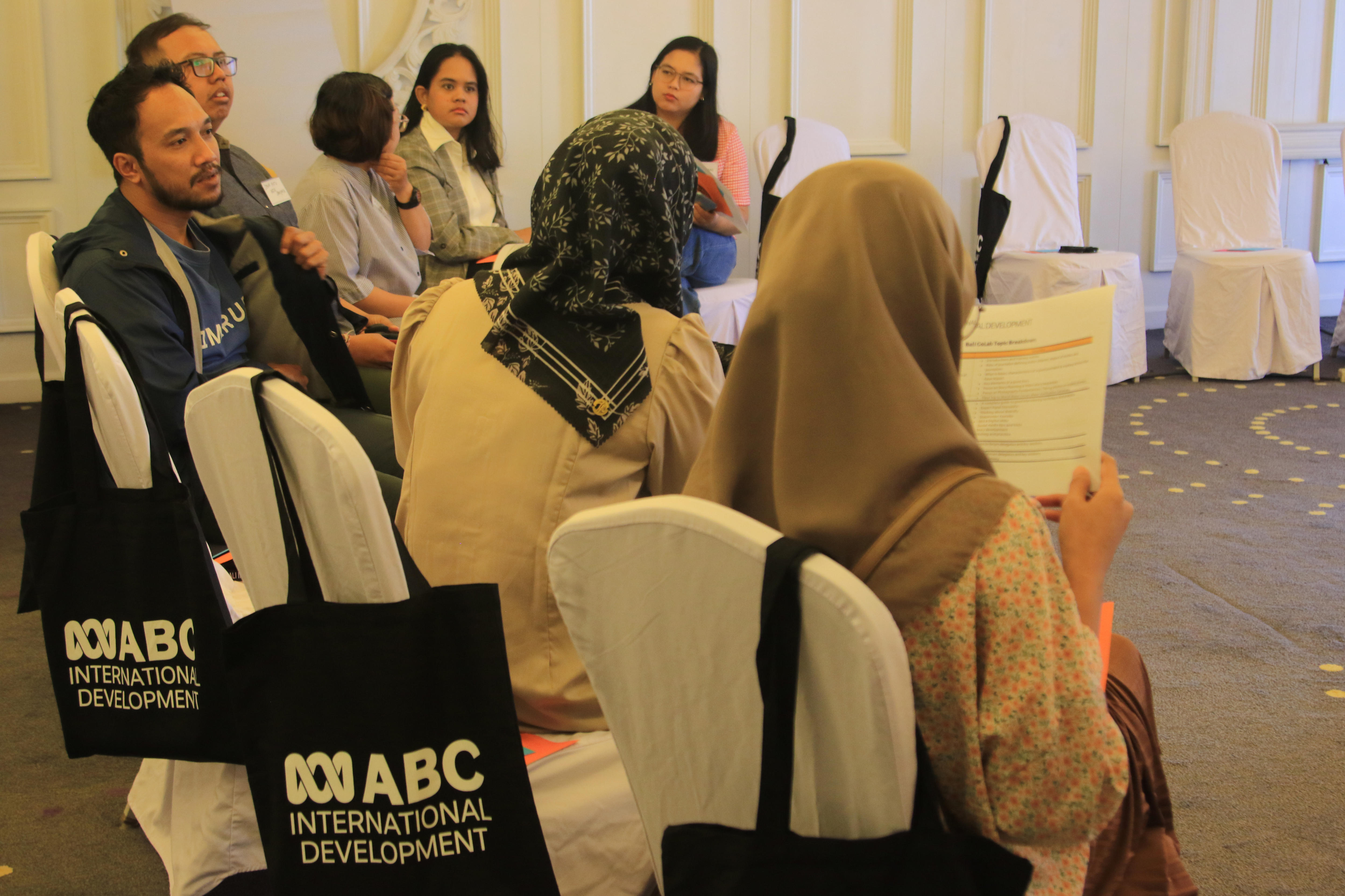Indonesian Journalists use global events to tell local stories - ABC ...