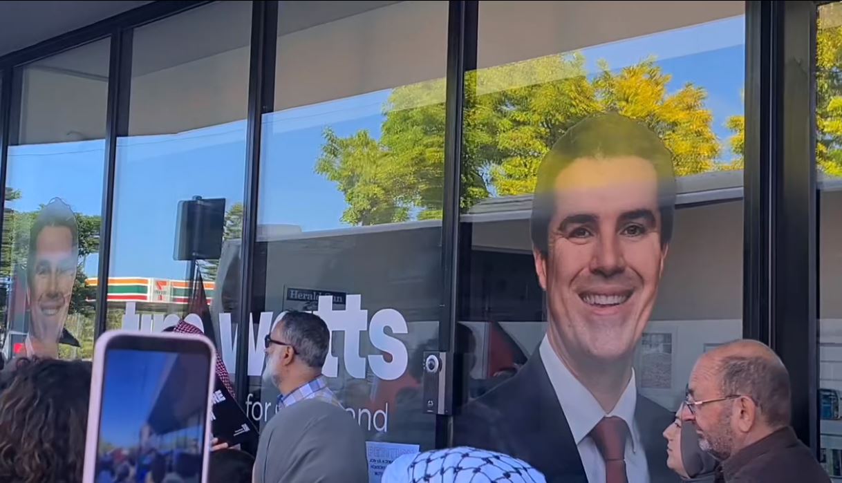 Tim Watts calls out 'conflict entrepreneurs' - ABC listen