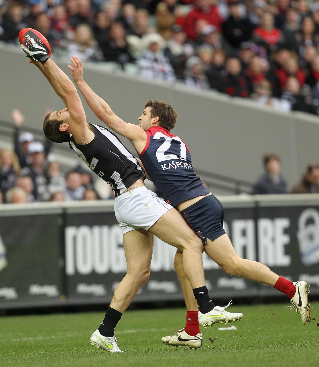 Pies strangle life out of Demons - ABC News