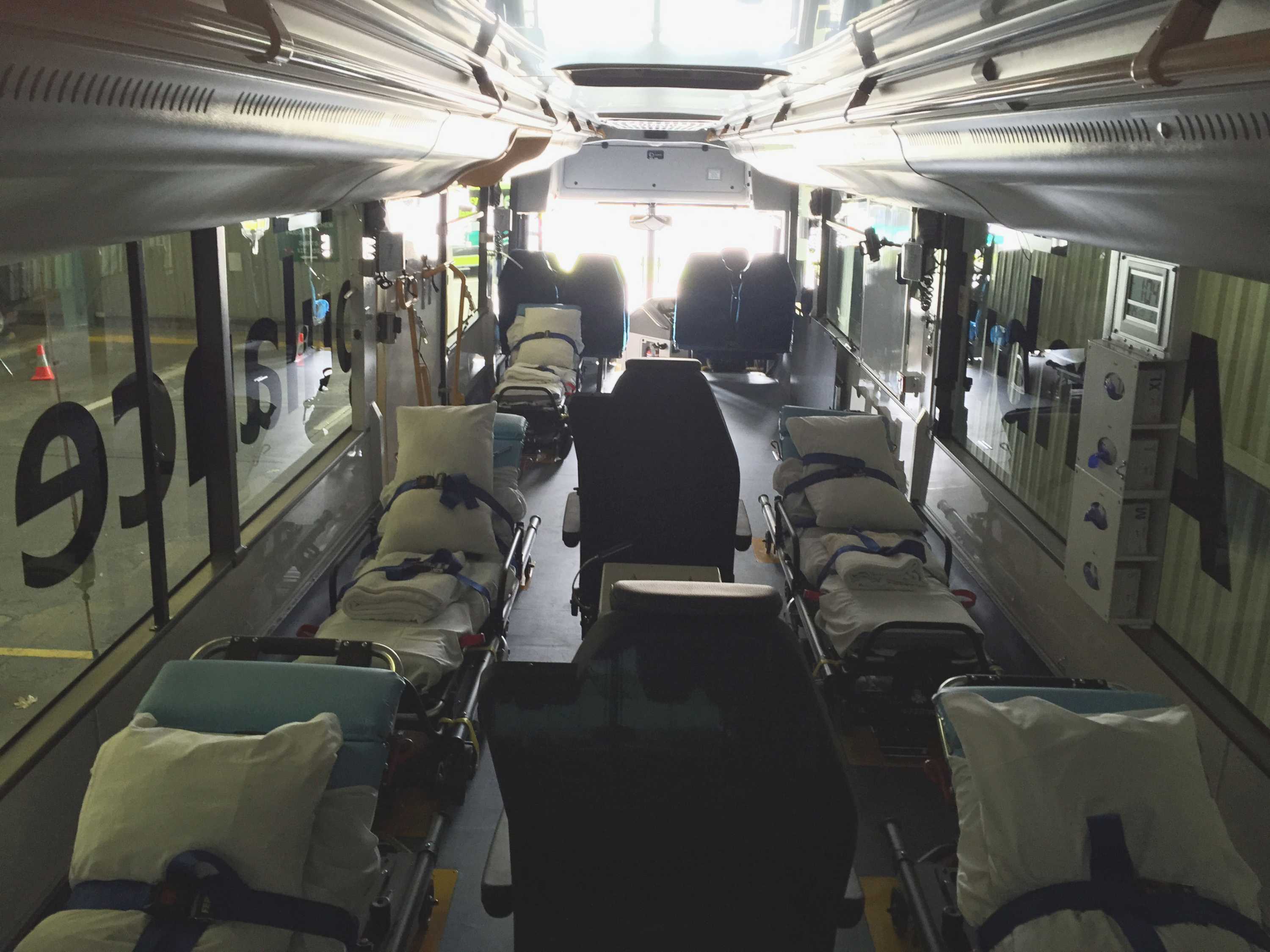 New SA ambulance bus makes inaugural patient trip to Riverland - ABC News