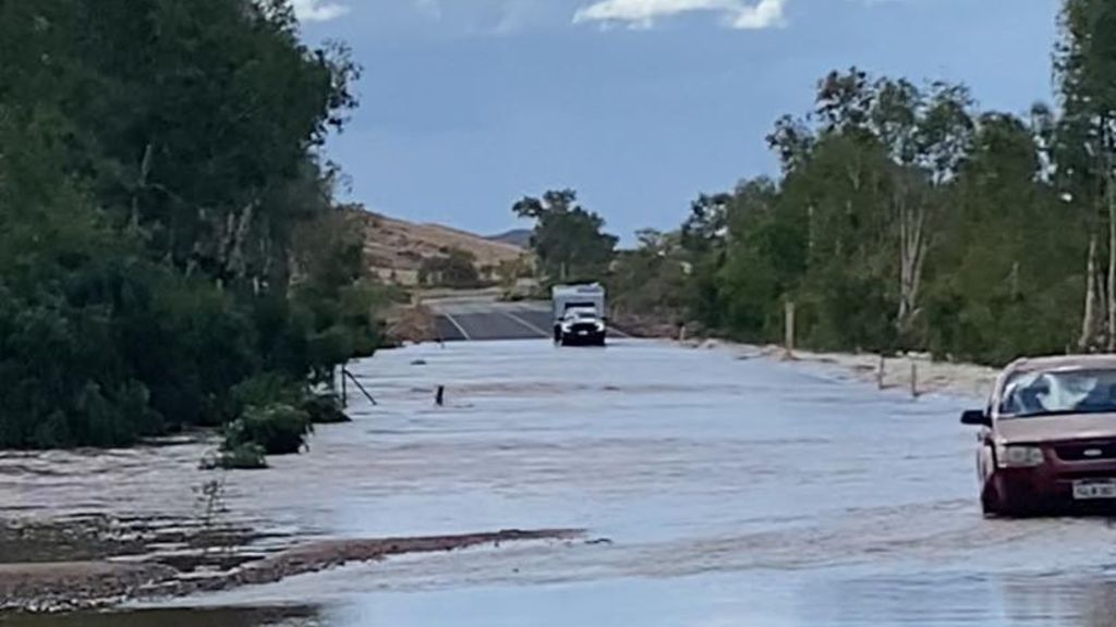 The Shaw River has been flooding at Marble Bar. - ABC News