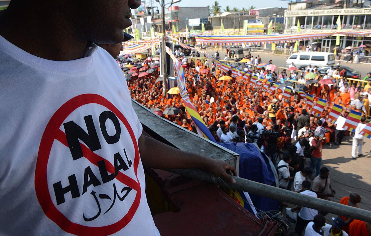 Sri Lankan monks launch halal meat boycott - ABC News