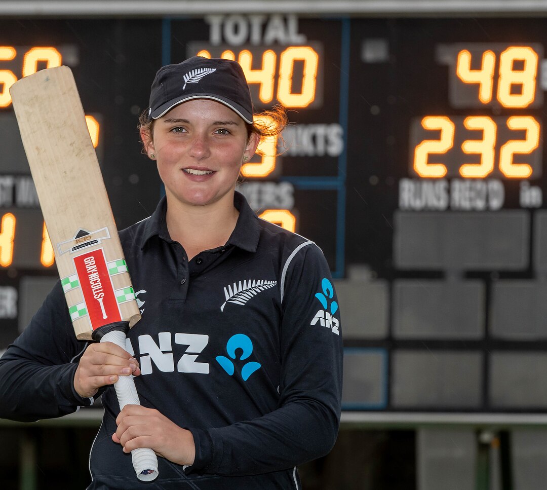 Amelia Kerr delivers again for New Zealand, as the 19-year-old gets the ...