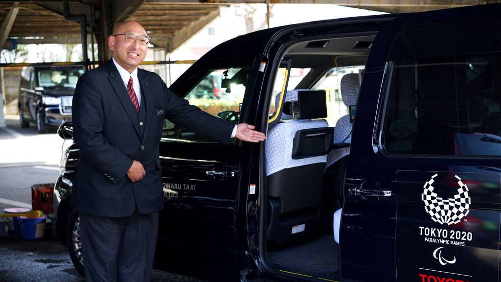 Japanese taxi drivers offer impeccable service, but there are not ...