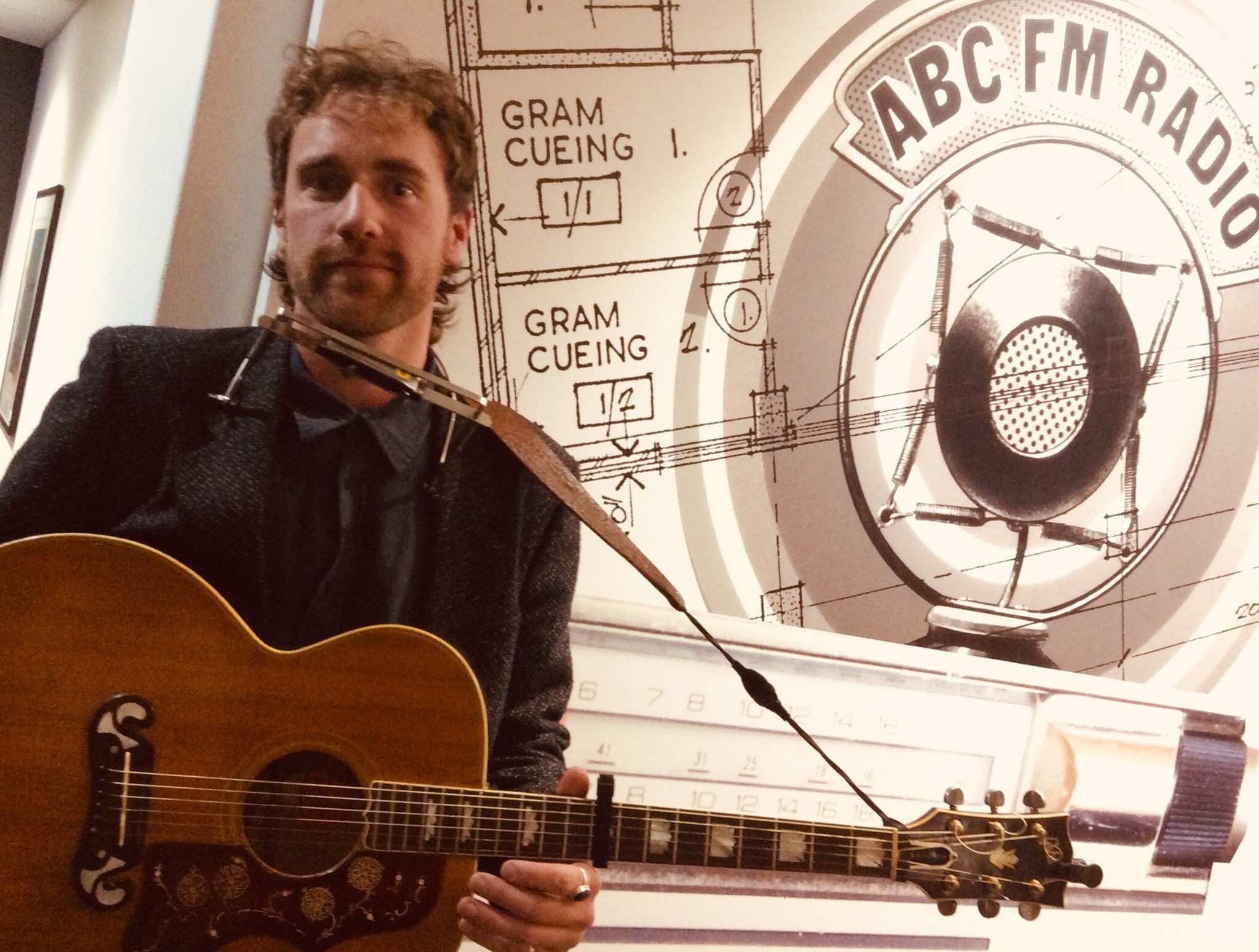 Singer songwriter Kaurna Cronin performs new songs - ABC listen