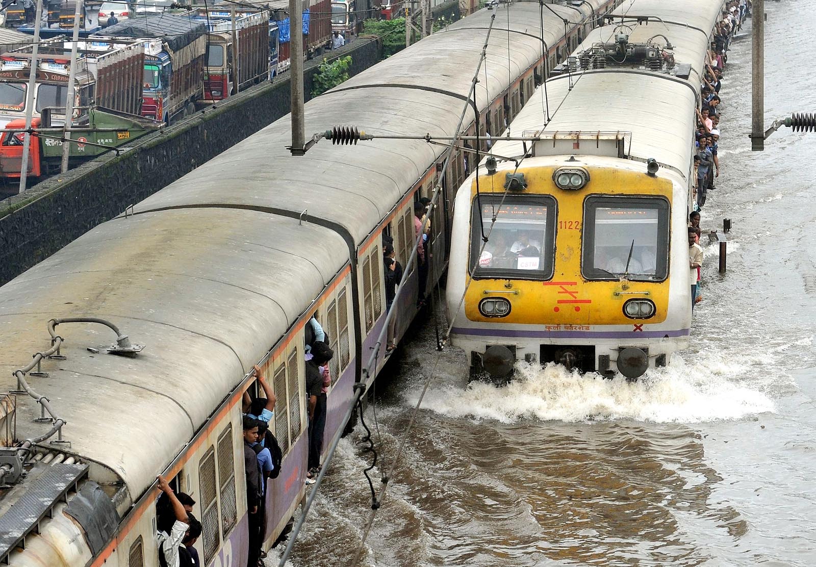 Mumbai awash in monsoon floods - ABC News