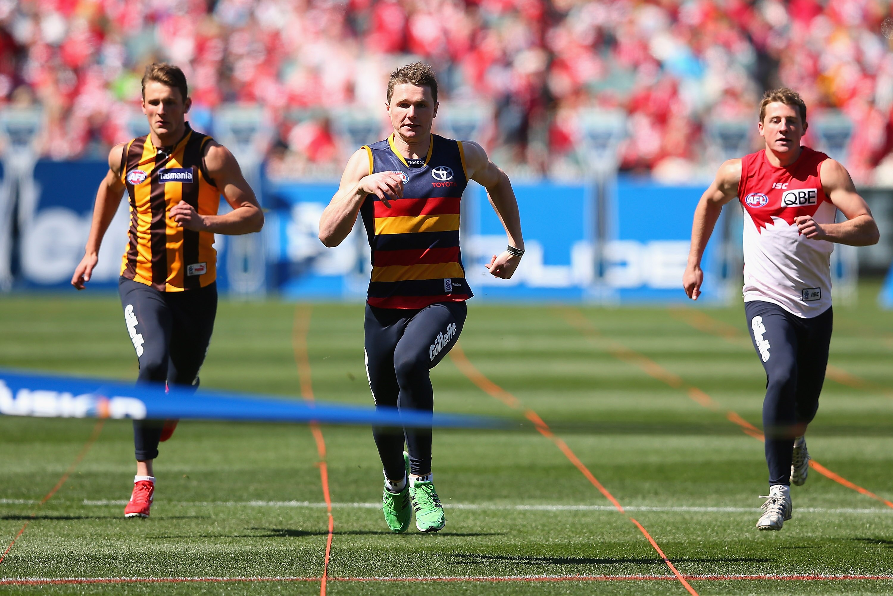 Swans snatch victory in classic grand final - ABC News
