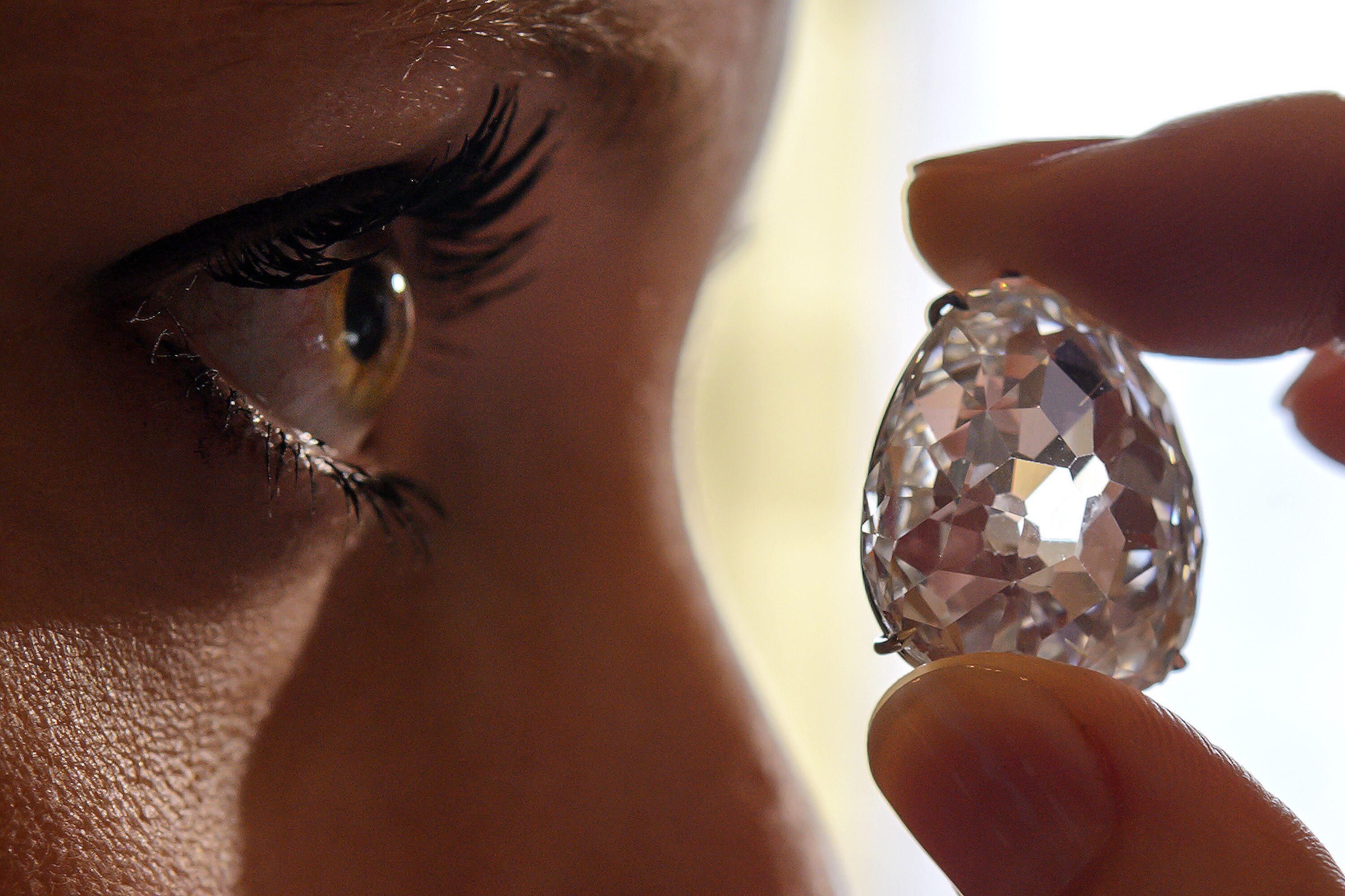 Historic diamond sells for $10 million - ABC News