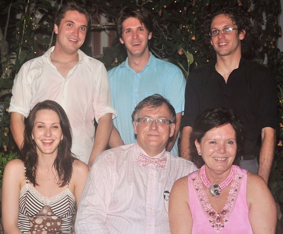 Taree's popular obstetrician bows out of hospital after 32 years - ABC News