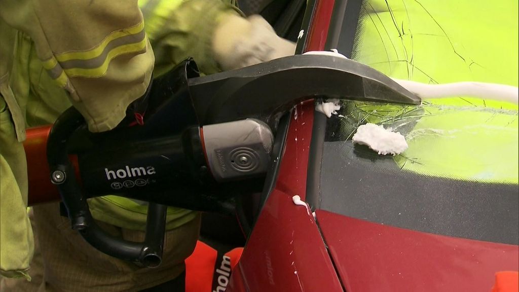 Firies make an example of car used in hooning - ABC News