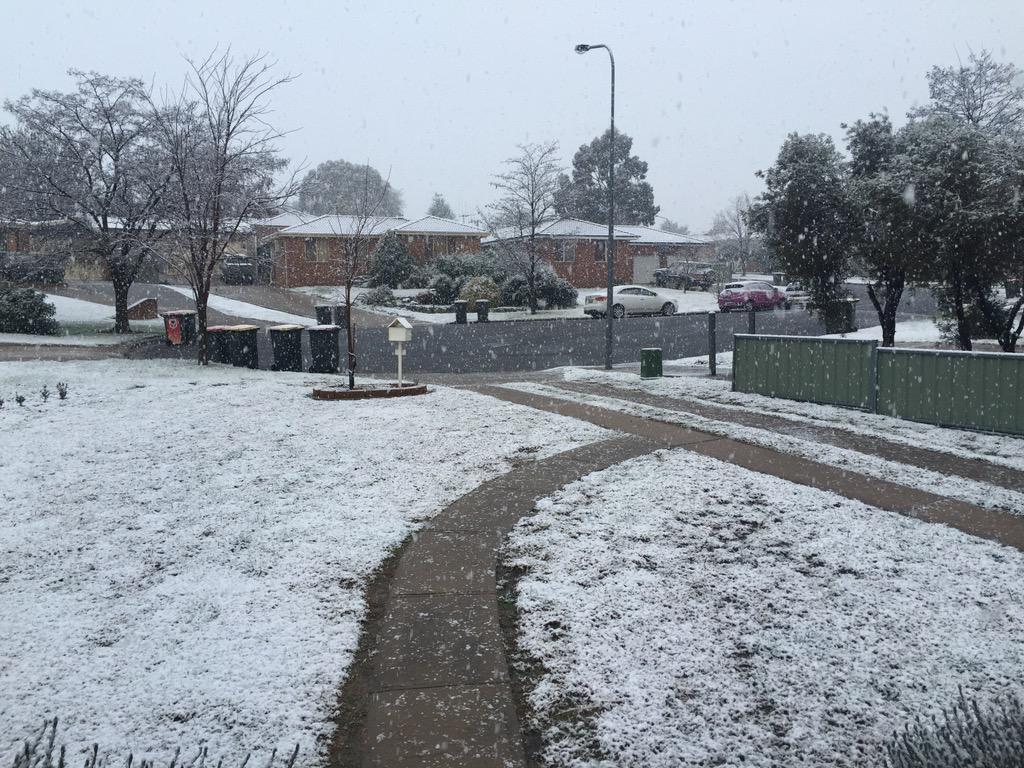 Snow returns to New South Wales central west - ABC News
