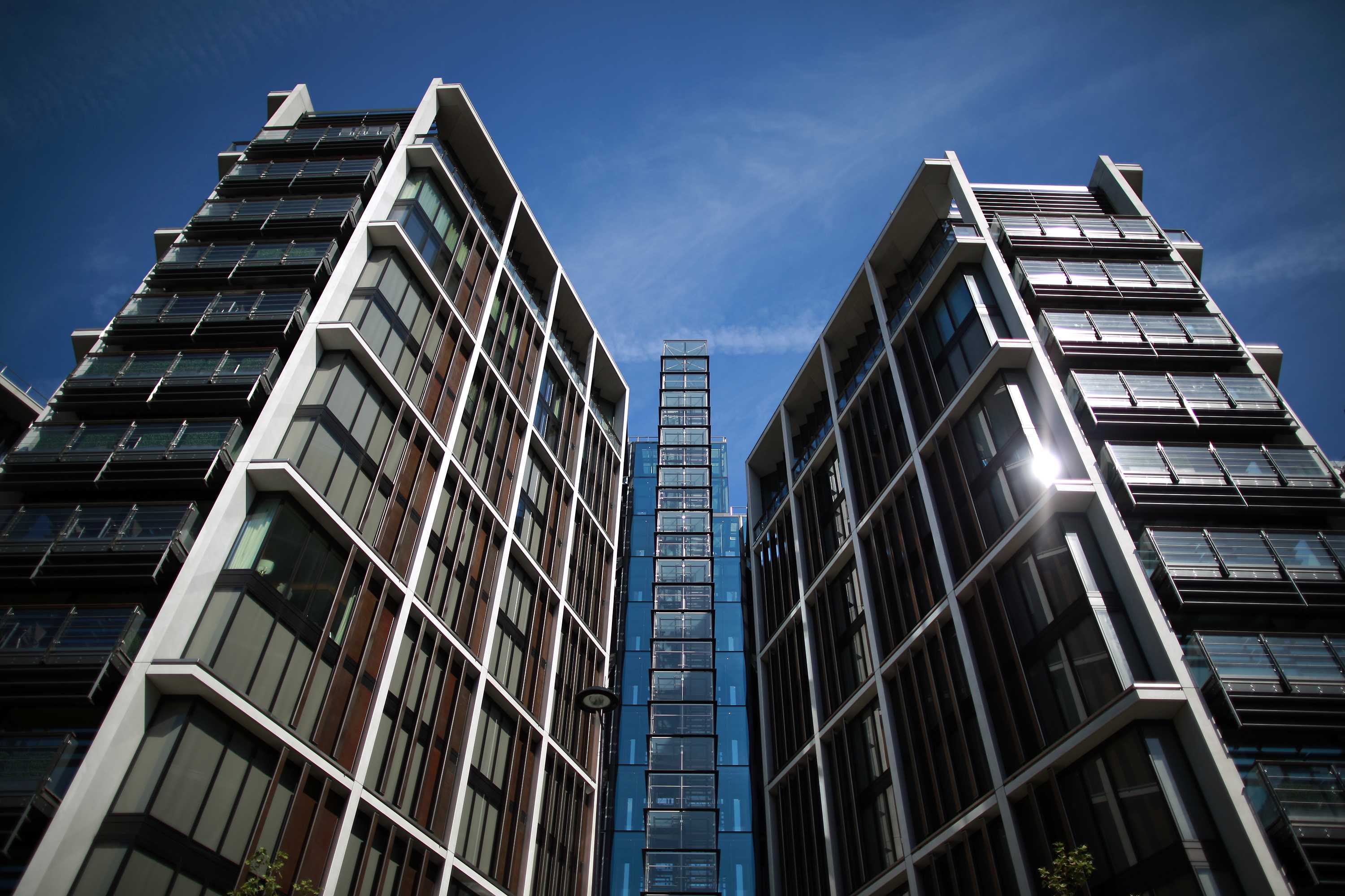 One Hyde Park's $255 million penthouse apartment sale breaks London ...