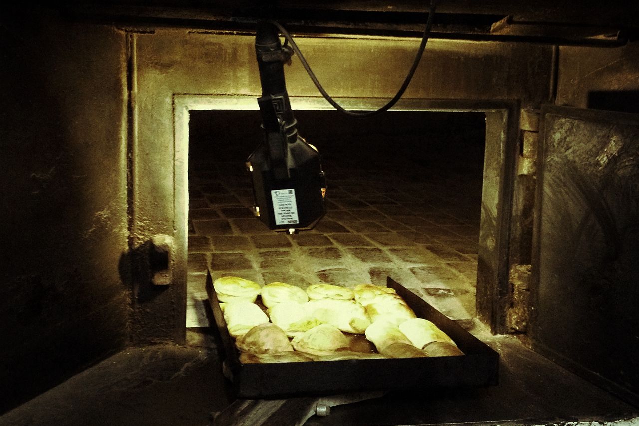 Baking the traditional way - ABC News