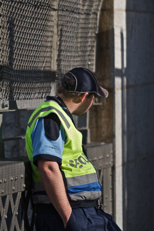 Security guard training falling behind, industry report finds, raising ...