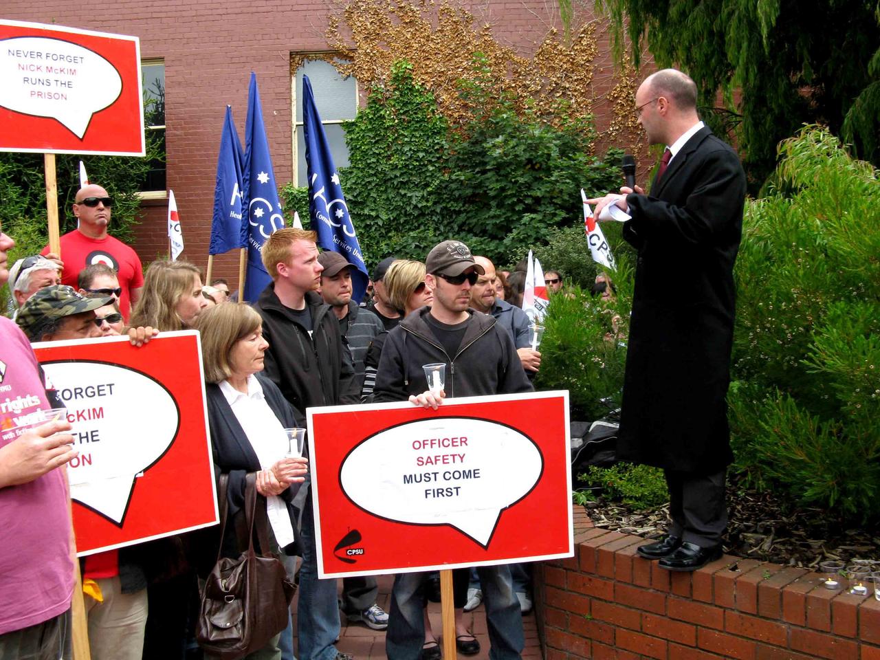 Guards rally over prison dispute - ABC News