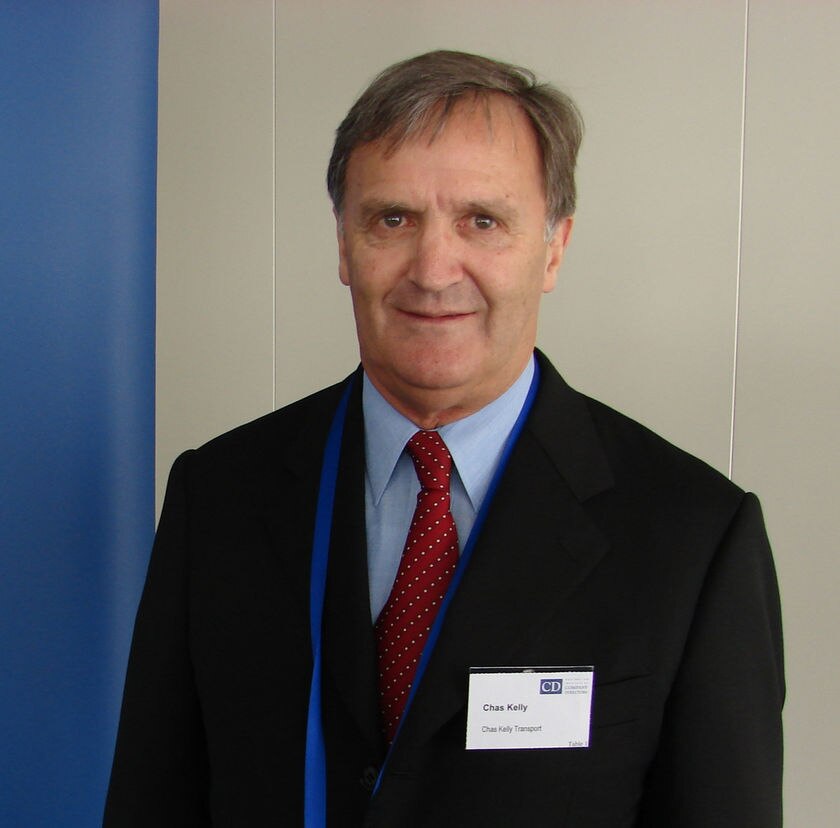 Transport chief shuns rail as too risky - ABC News