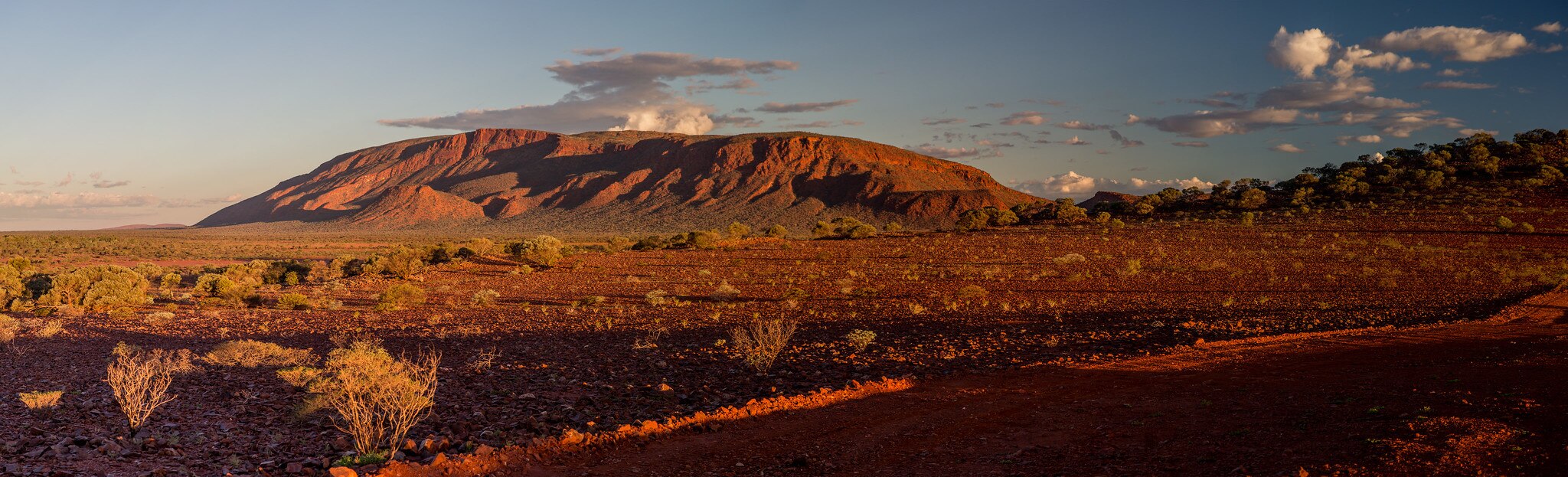Take a tour of Australia's really big rocks - ABC News