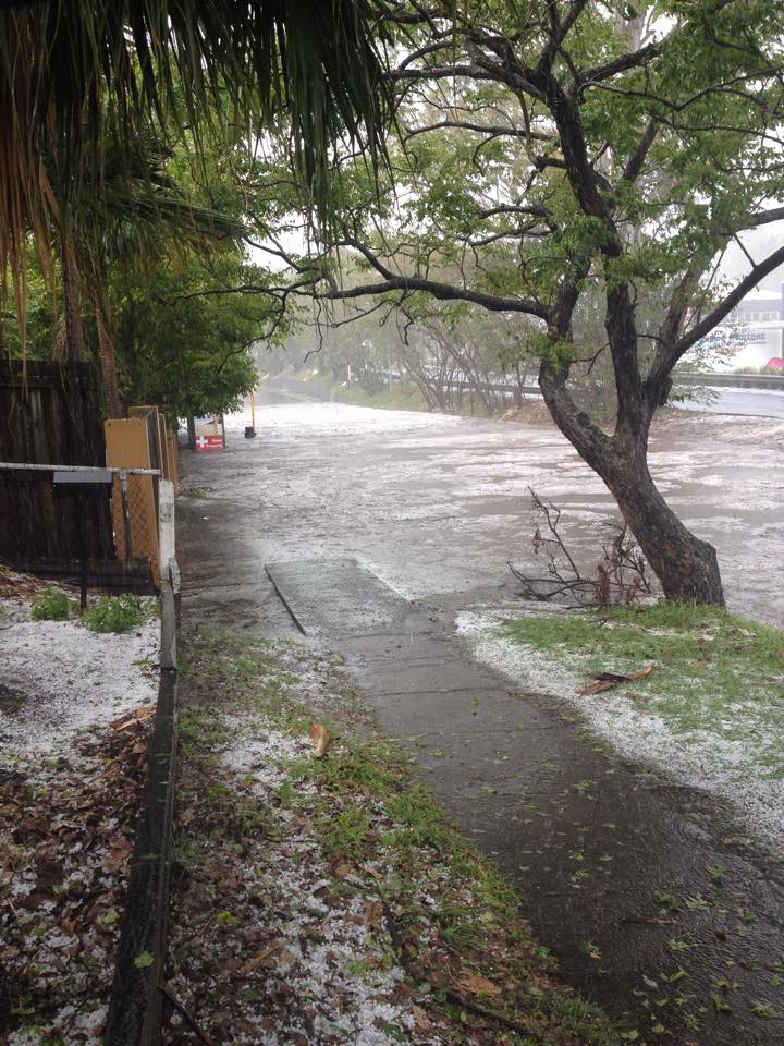 No major damage reported as hail, thunderstorms lash Brisbane, Logan - ABC News