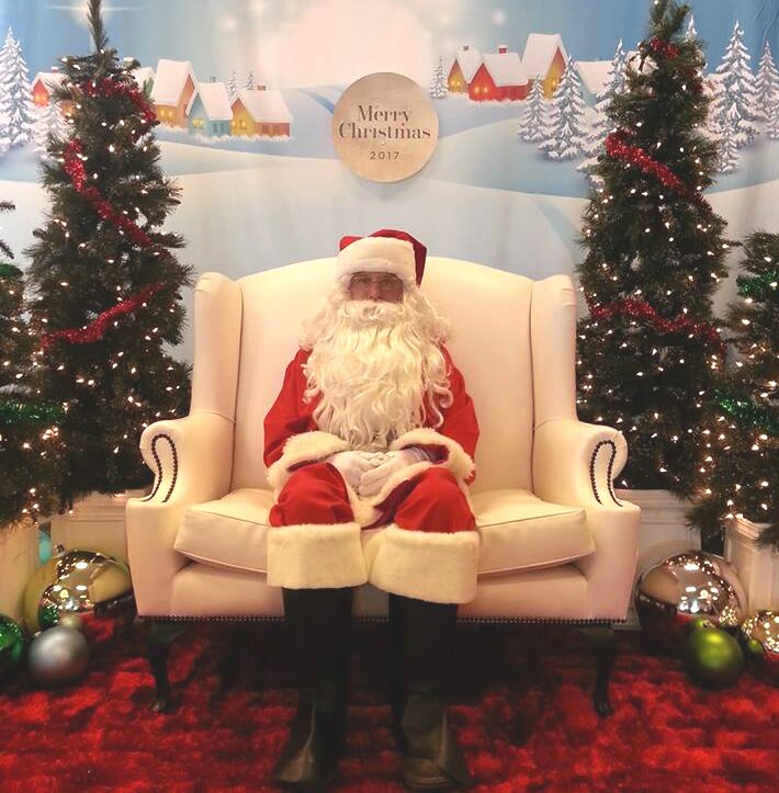 'Barefoot Santa' spreads cheer for 18th year despite personal struggles ...