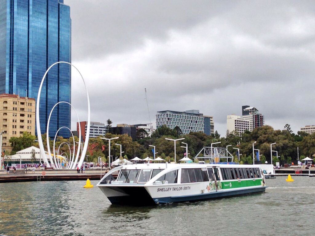 Elizabeth Quay ferry services welcome first rush-hour commuters - ABC News
