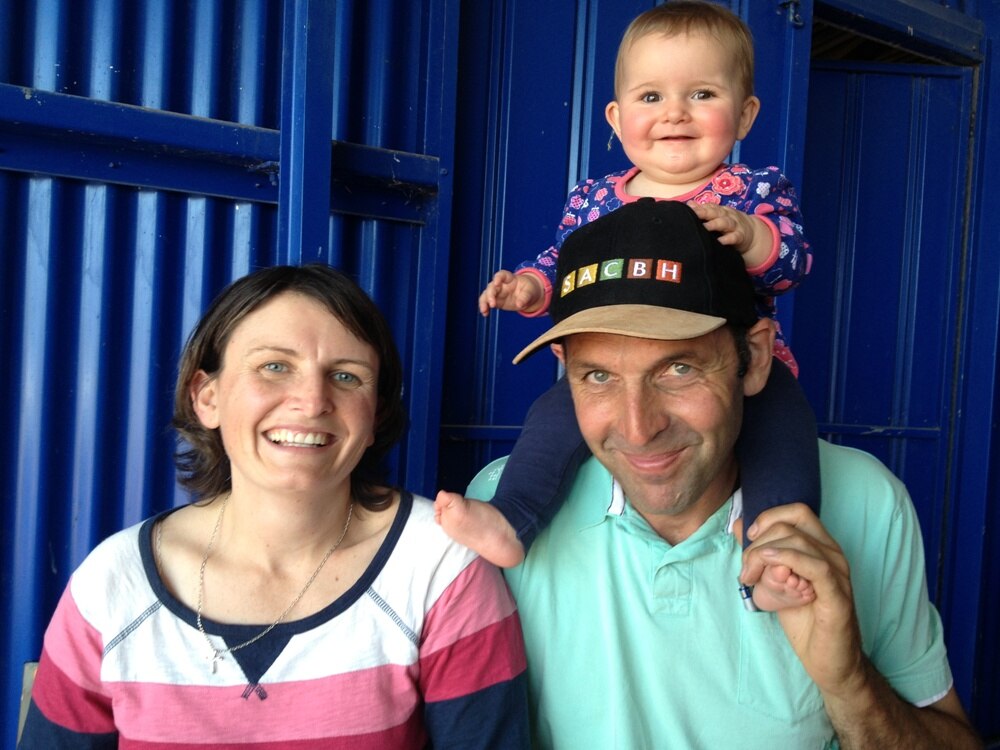 Giving birth during the busiest time on the farm - ABC News