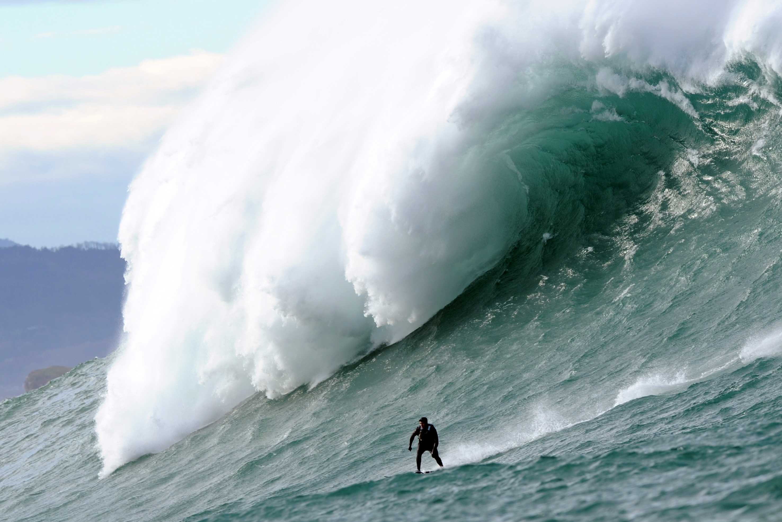 Jamie Mitchell and Shane Dorian tackle monster waves at Belharra reef ...