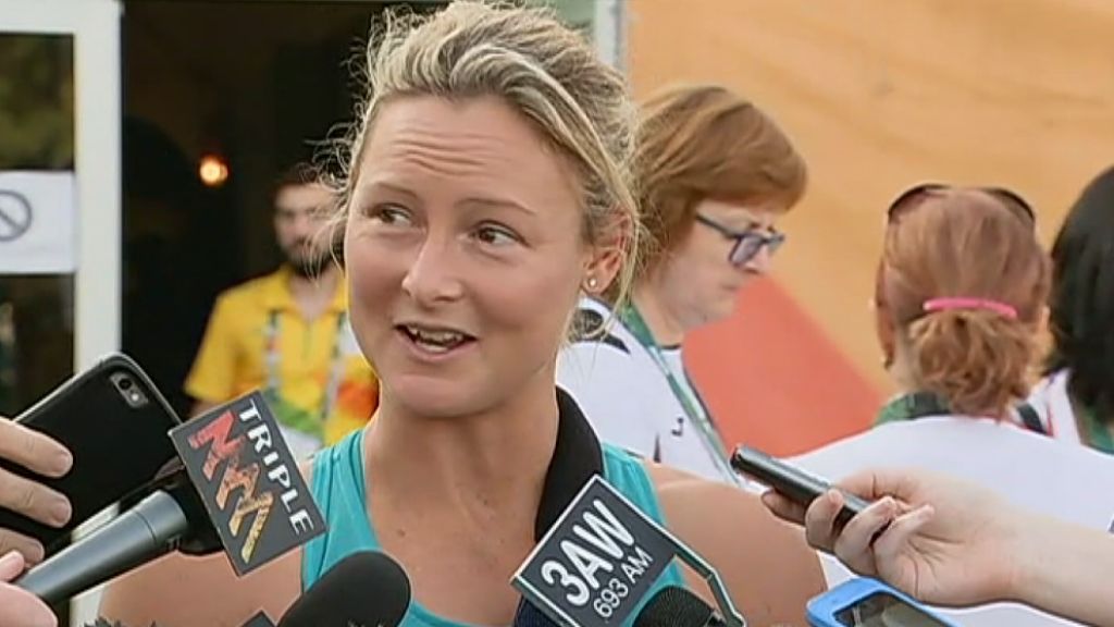 Kim Mickle's shoulder dislocated for three hours - ABC News