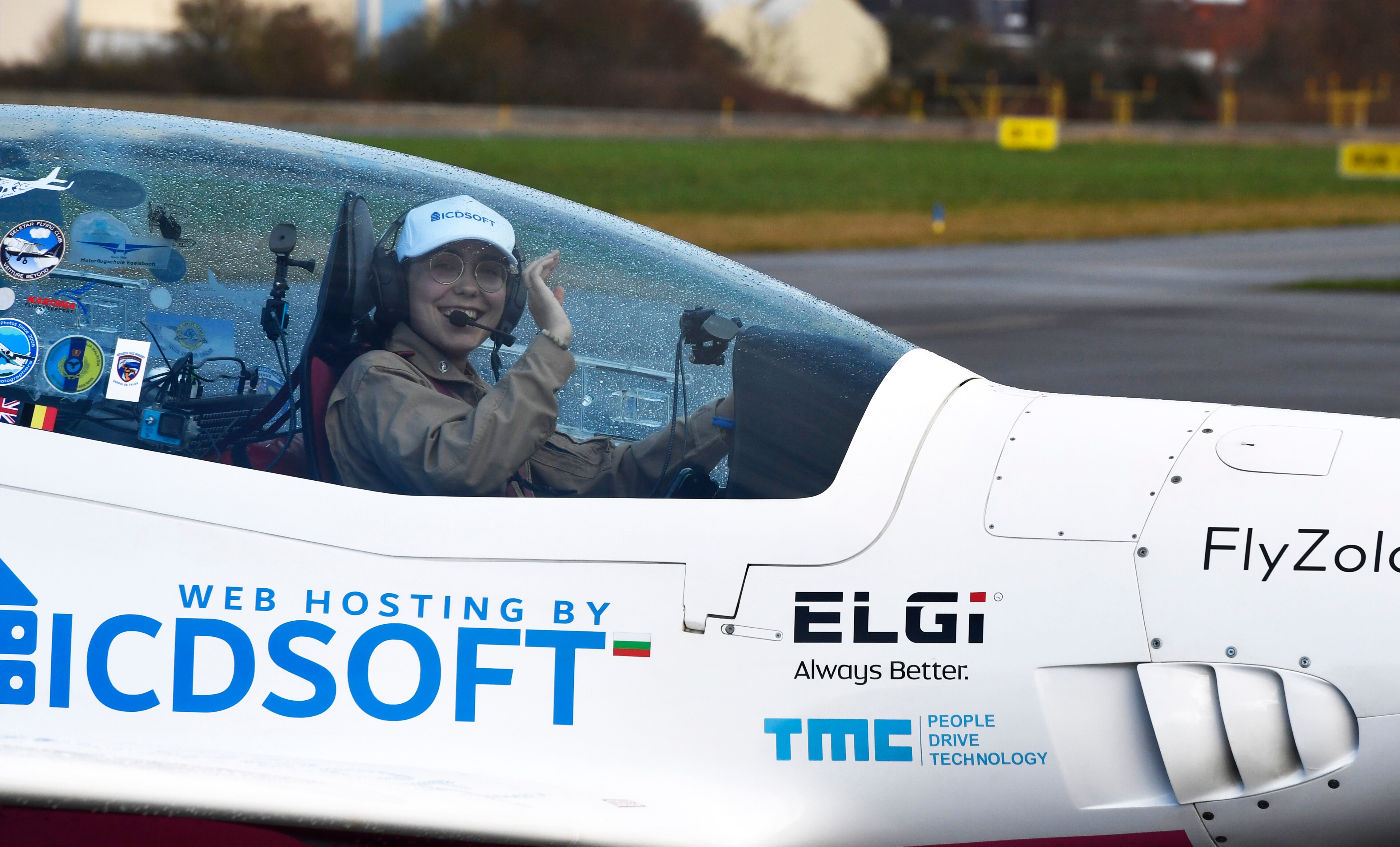 British-Belgian teenager Zara Rutherford becomes youngest woman to fly ...