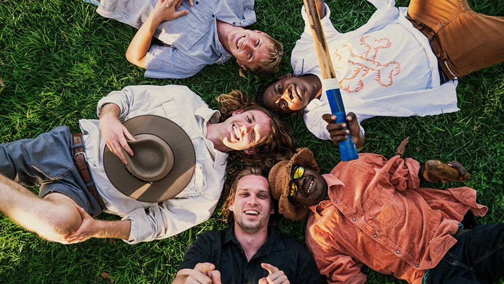 King Stingray cover Coldplay 'Yellow' for Like A Version [2022] - triple j