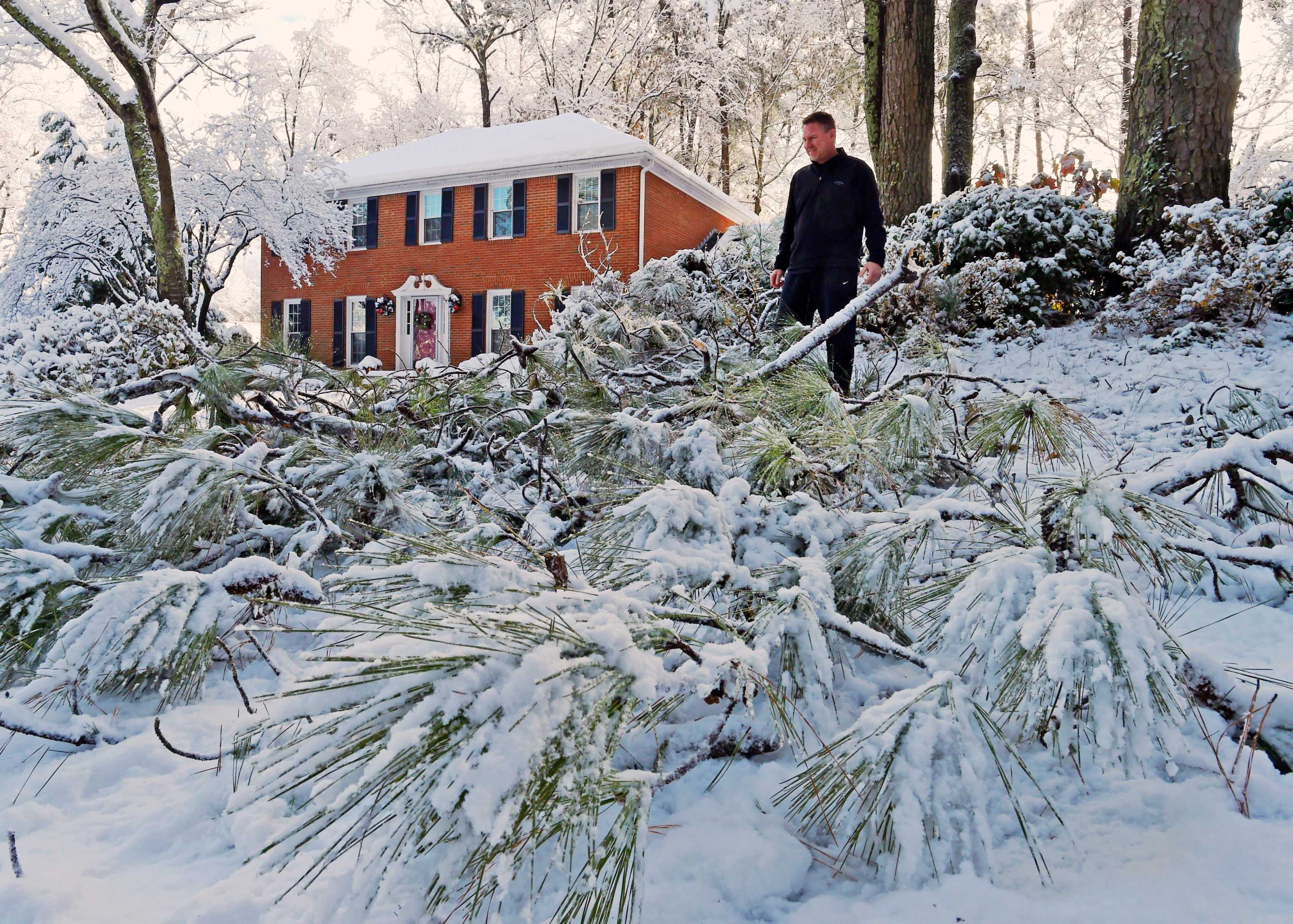 US southern states hit by rare snowstorm, coating Texas and beyond in ...