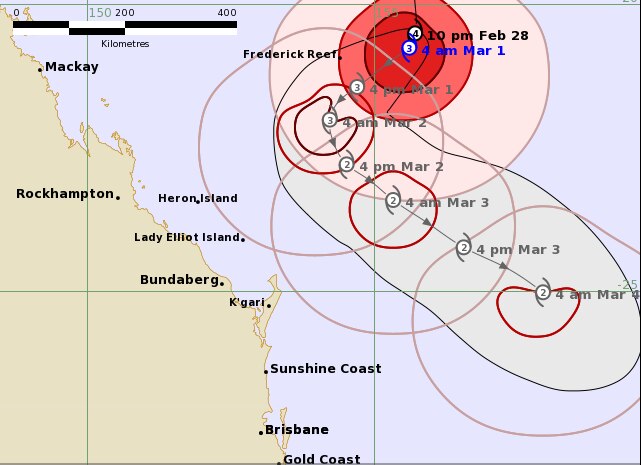 Cyclone Alfred hammers Queensland coast with strong winds, heavy surf ...