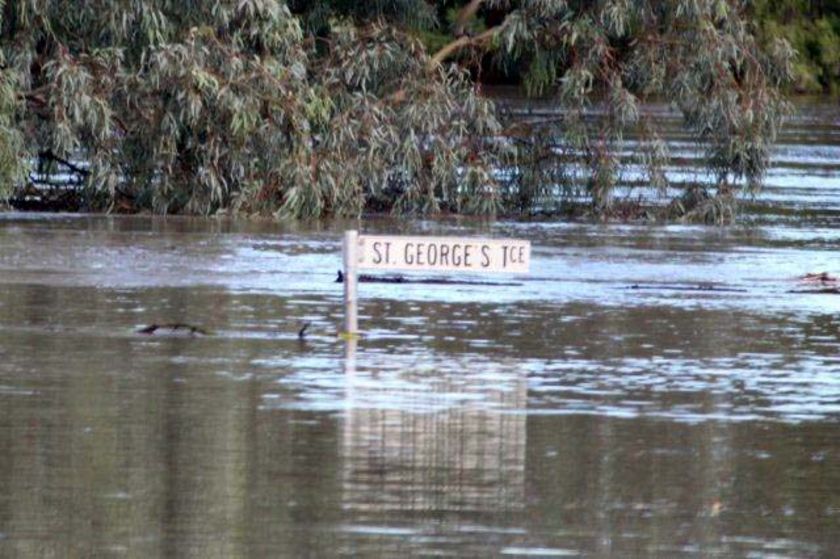 St George braces for flood peak - ABC News
