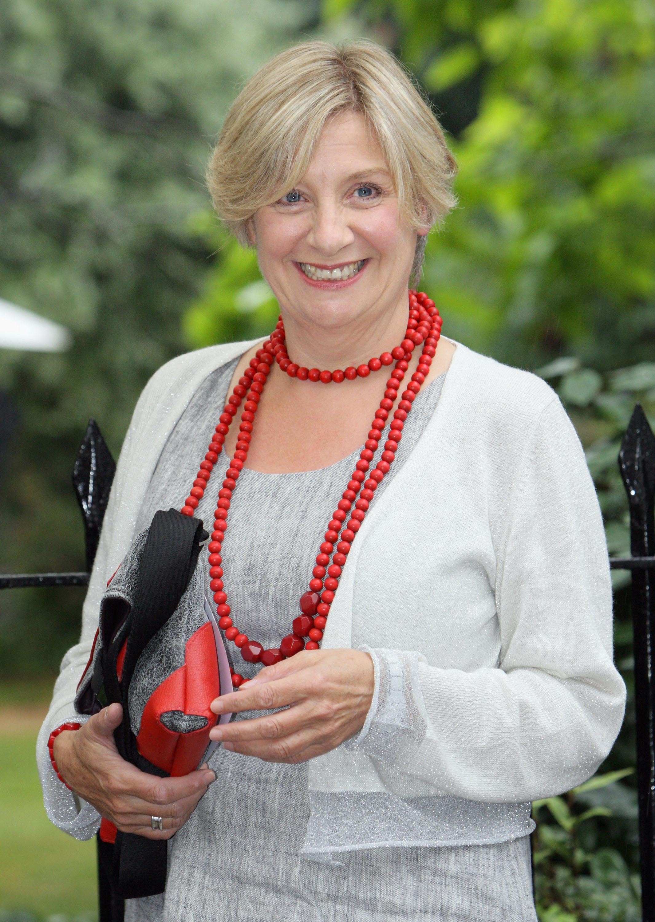 Victoria Wood: British comedian dies aged 62 - ABC News