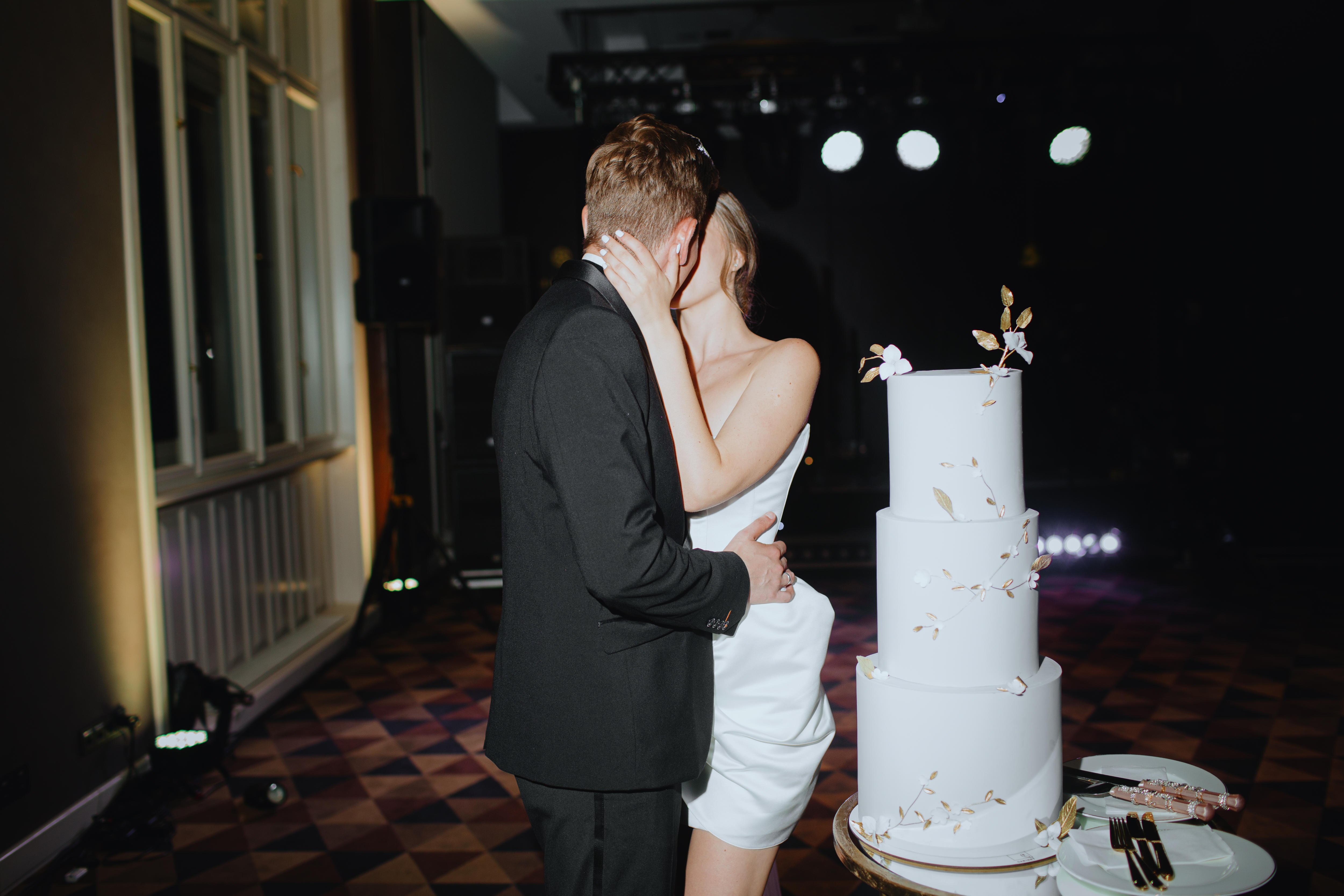 The Hook Up: the reality of Only Fans + Robbie OZ on ENM relationships ...