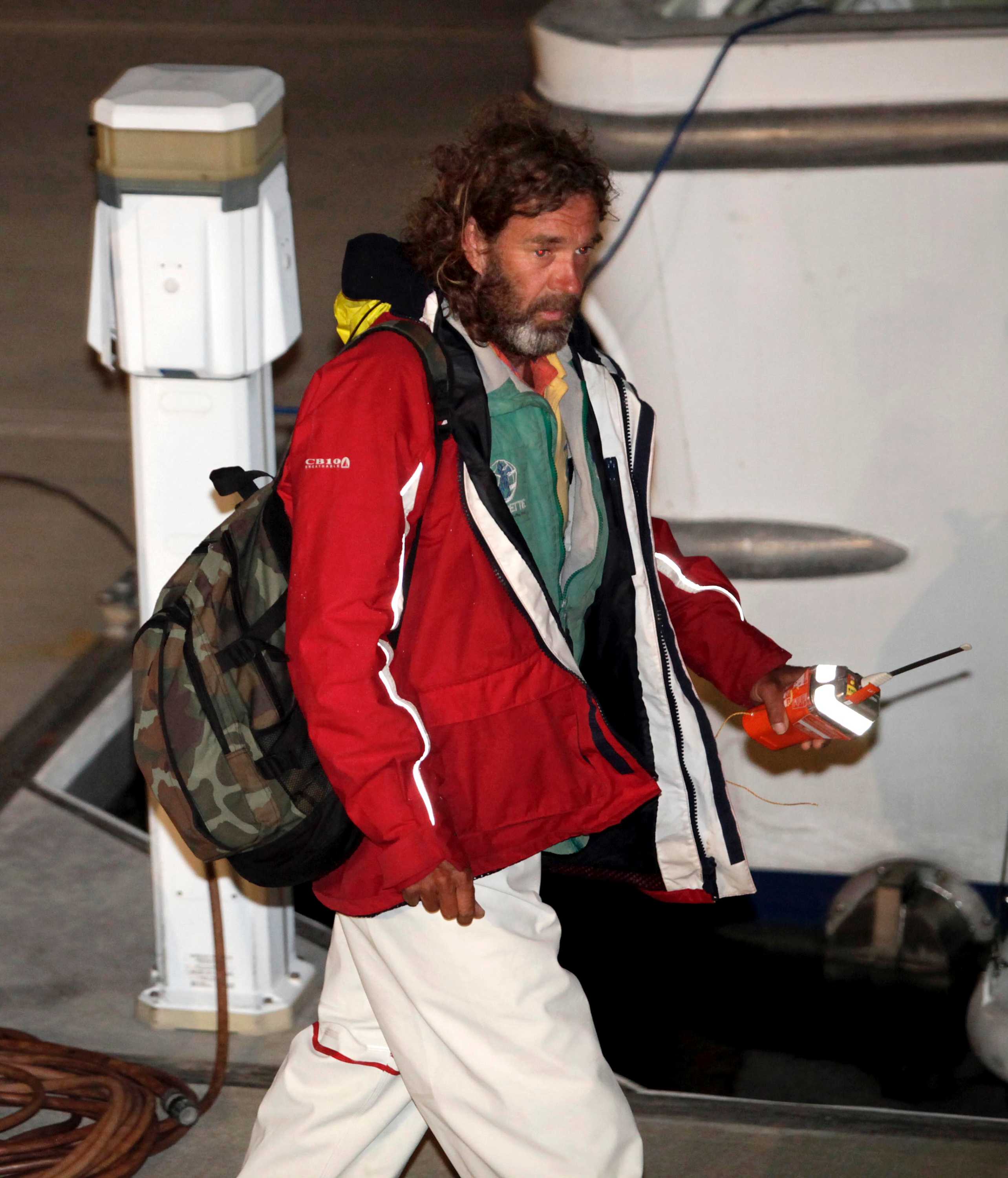 Sailor back on land after storm smashes yacht - ABC News