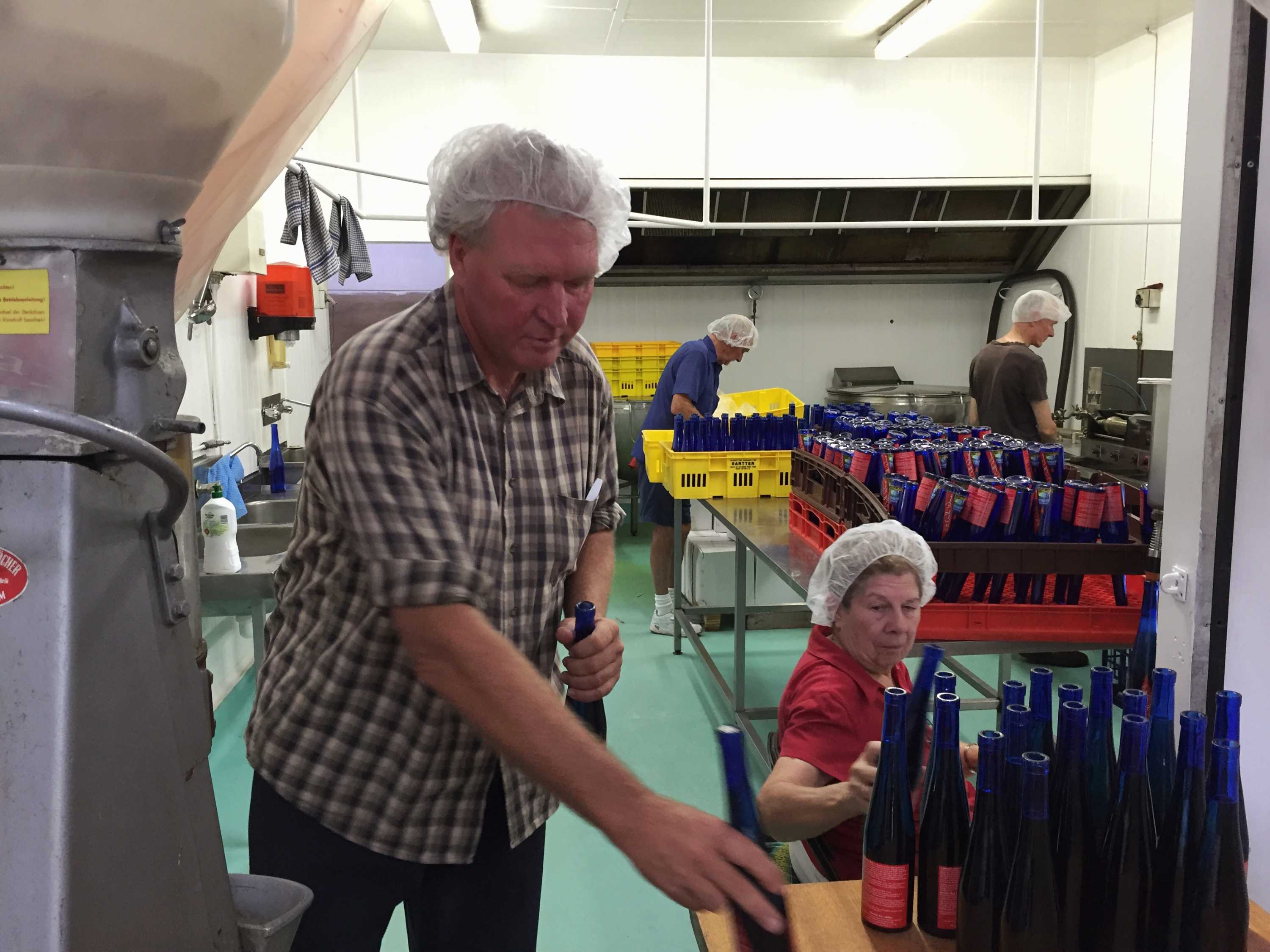 Chilli wine and super hot sauce in production in New South Wales - ABC News