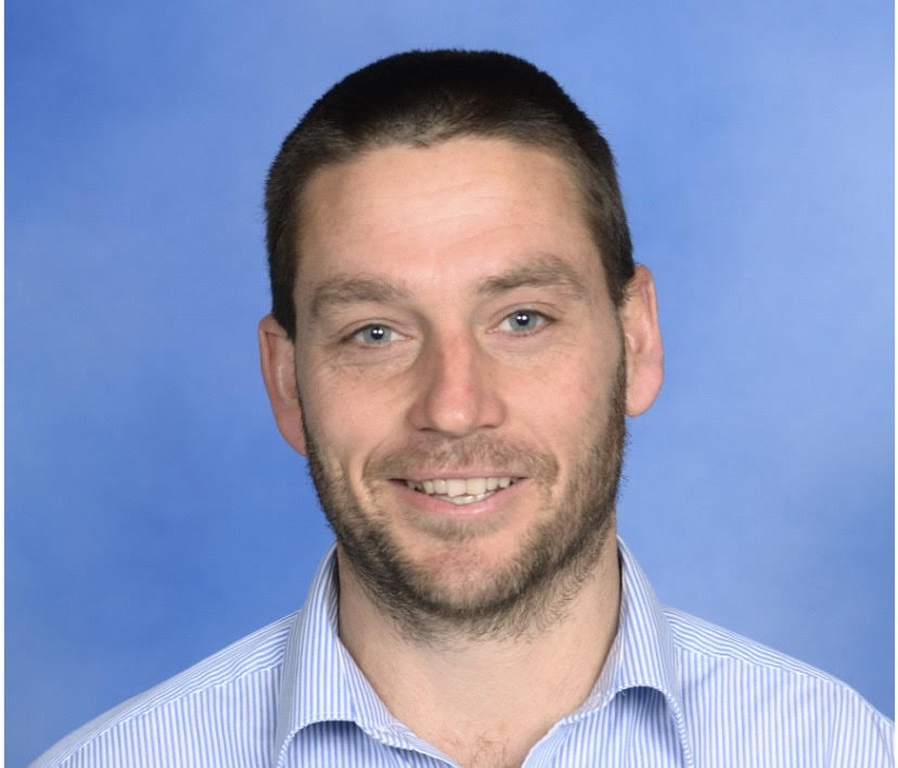 School students in SA's Riverland offer free snags in e-waste exchange ...