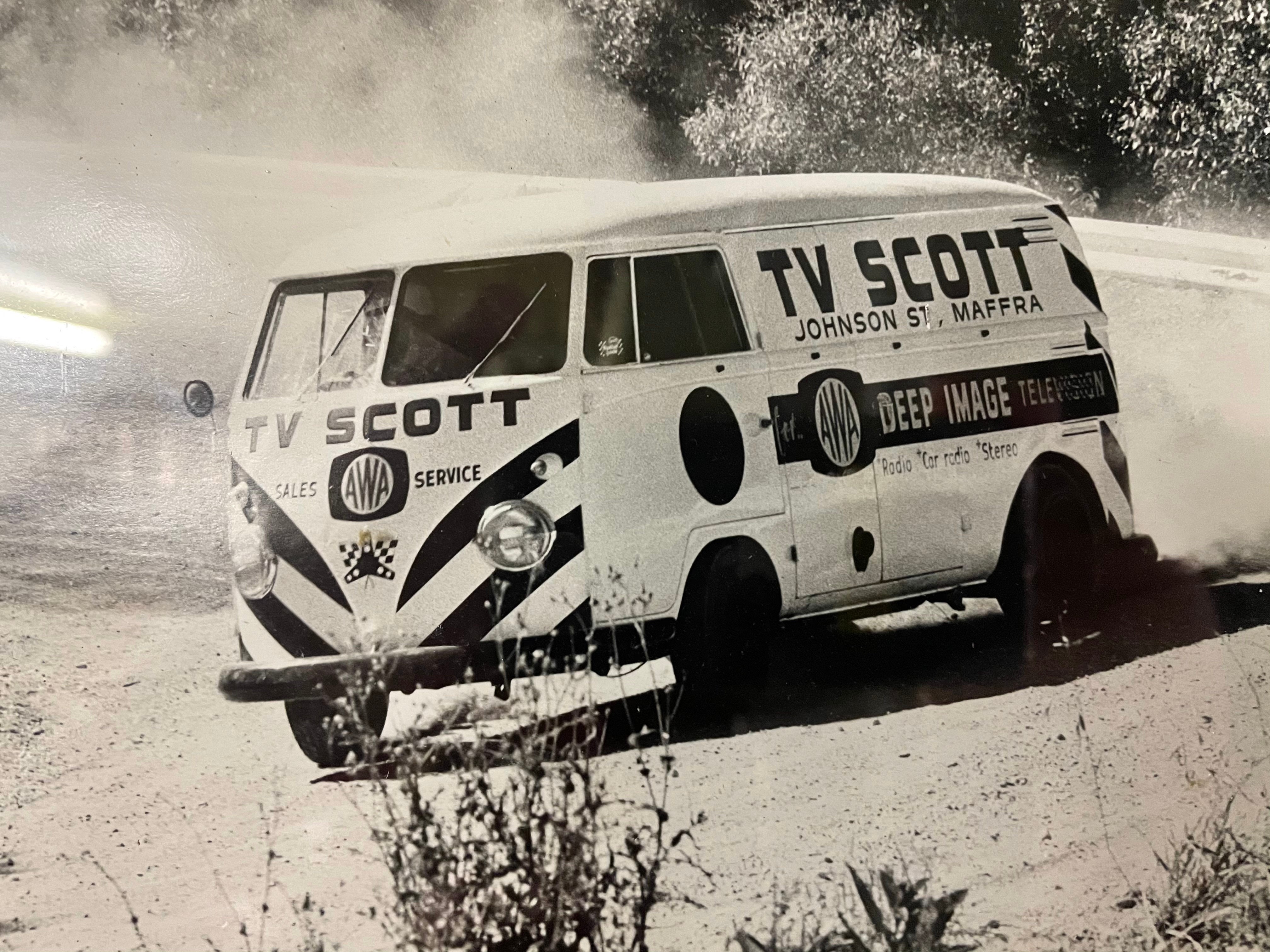 Gippsland radio collector John Scott reflects on 90 years of broadcast ...