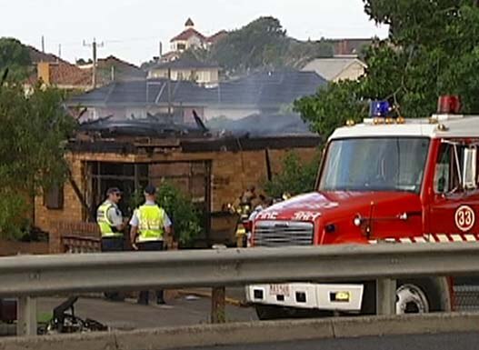 Fire consumes Melbourne home - ABC News